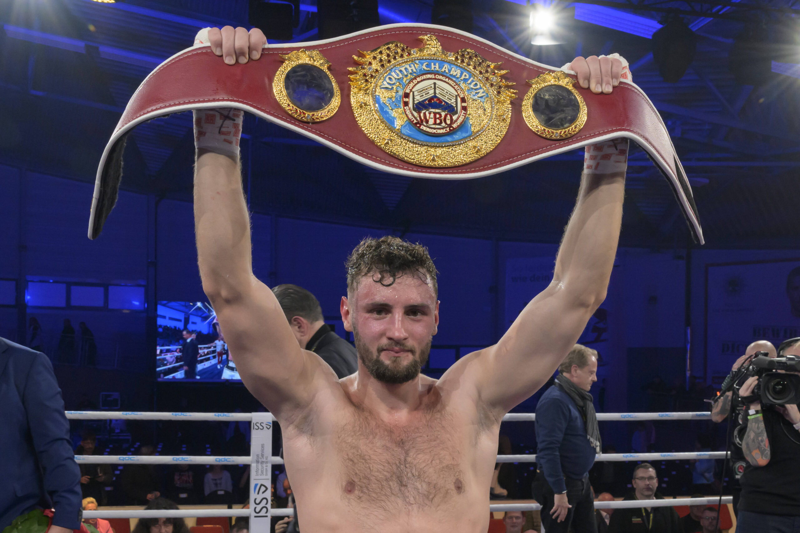 Julian Vogel remains WBO Junior World Champion after knockout win ...