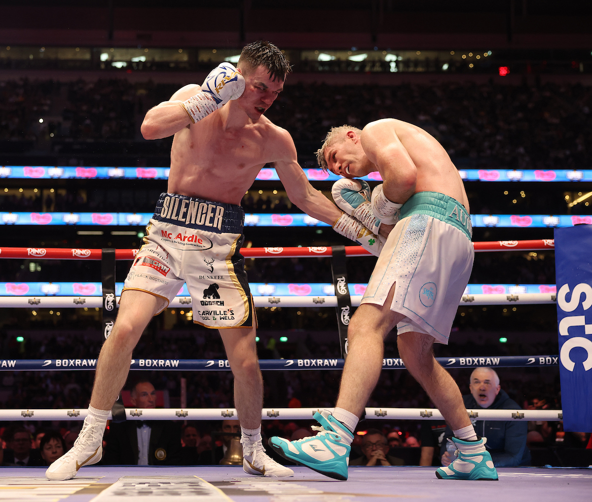 Aaron McKenna shines on the Eubank-Benn undercard | BOXSPORT